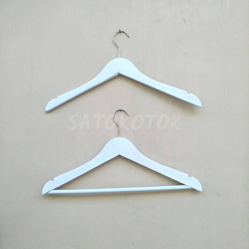 Jual Hanger Kayu Dewasa - Putih - Palang Dan Tanpa Palang Kayu | Shopee ...