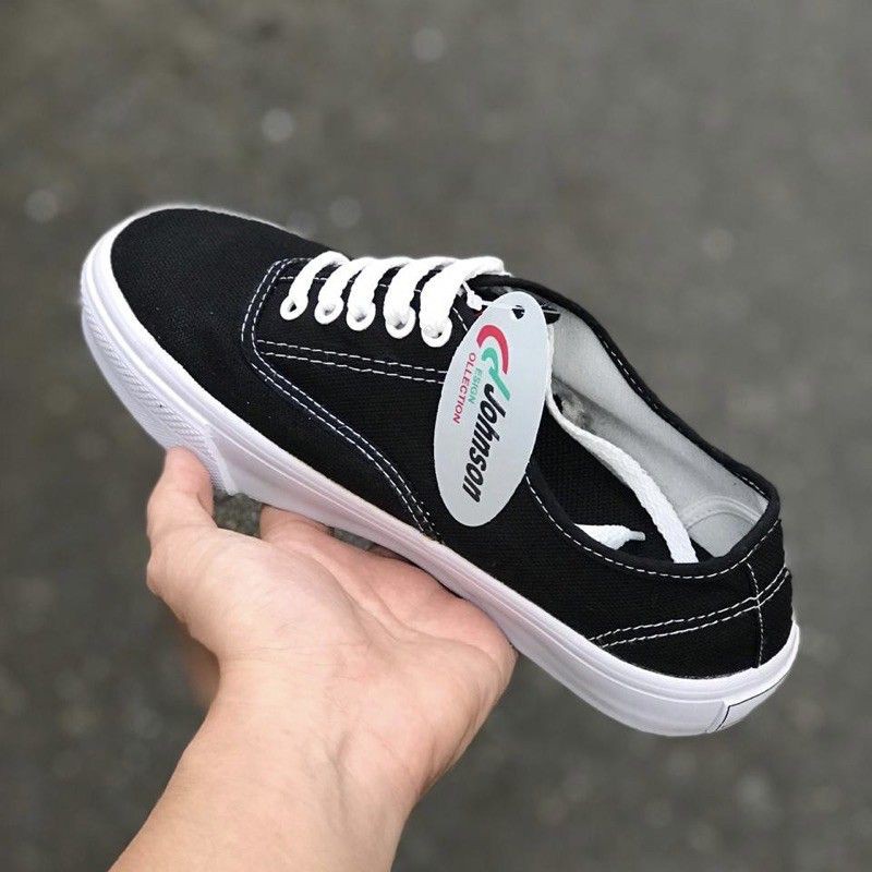 Jual Jhonson Sepatu Astro Lowcut Black White Original 100% (Sepatu ...