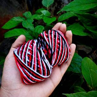 Jual Benang Woll Pura Khas Bali TRUE ORIGIN / Benang Woll Tridatu ...