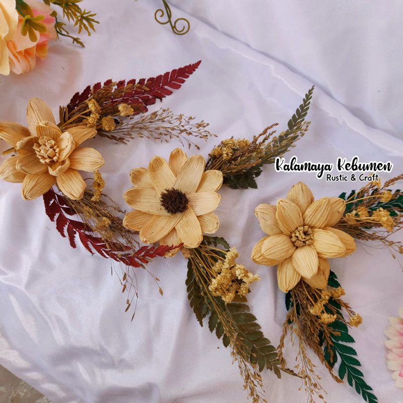 Jual Charm Siku Gerbera Rangkaian Bunga Sudut Hiasan Mahar Bunga Kering ...