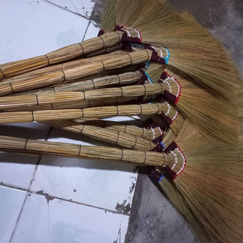 Jual Sapu Lantai Rayung Original | Sapu Cemara Murah | Sapu Awet | Sapu ...