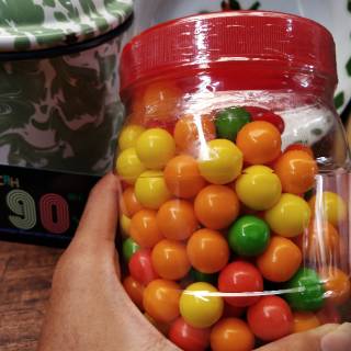Jual PERMEN KARET BULAT Warna TOPLES Besar BABALOON.Mbang Gula Karet ...