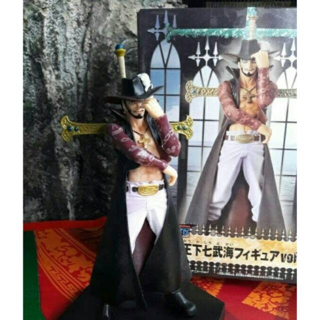 Jual figure mihawk figure one piece dracule mihawk figure zoro figure ...