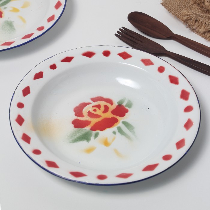 Jual Piring Enamel / Piring Seng / Piring Jadul / Vintage / Properti ...
