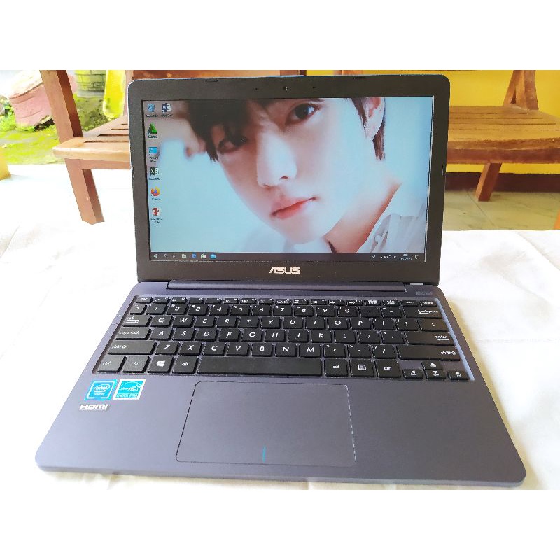Jual LAPTOP/NOTEBOOK ASUS VIVOBOOK E203M SECOND | Shopee Indonesia