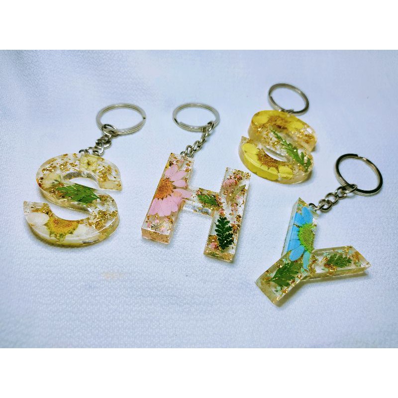 Jual Gantungan Kunci Resin Alphabet/Angka Dry Flower Custom | Shopee ...