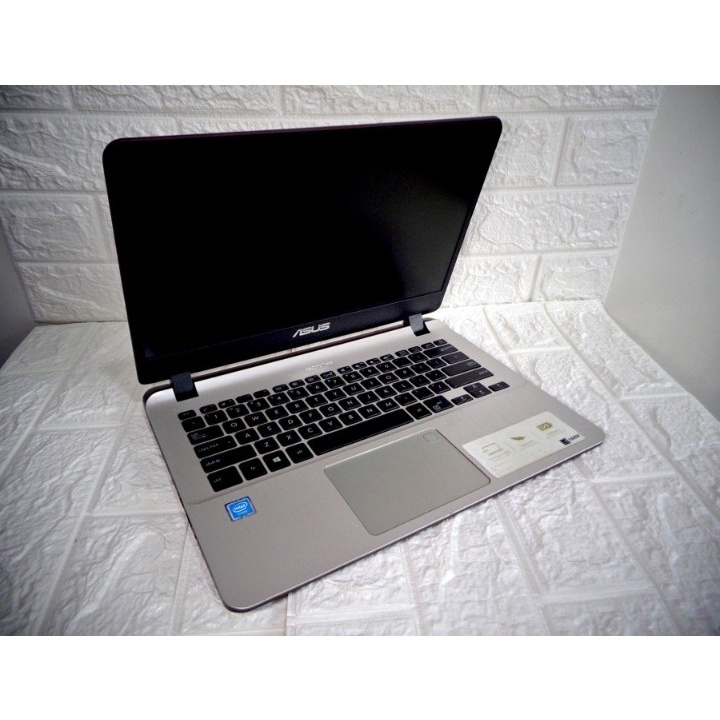Jual LAPTOP ASUS 407 SLIM GENERASI 8 RAM 4 GB PAKAI SSD + HDD NORMAL ...