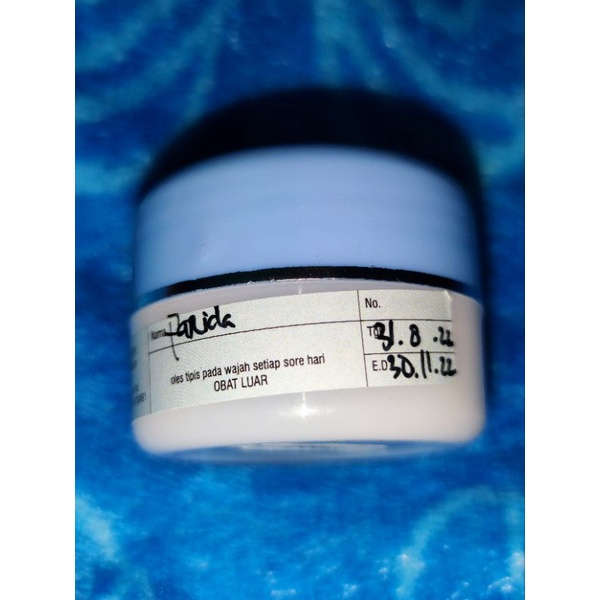 Jual JUAL CEPAT Krim Malam Racikan Larissa MBA2 (Preloved) | Shopee ...