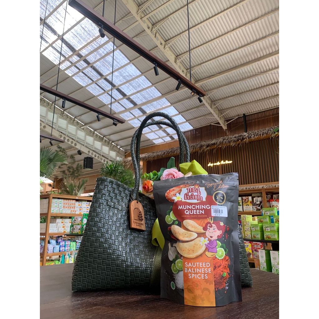 Jual Munching Queen Prawn Crackers Sauteed Balinese Spices (Kerupuk ...