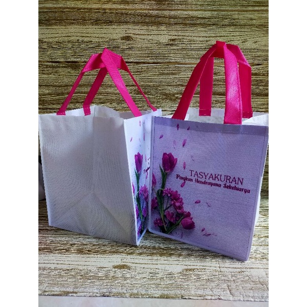 Jual TAS SPUNBOND VINYL/BANNER UKURAN MUAT BOX 20X20 | Shopee Indonesia