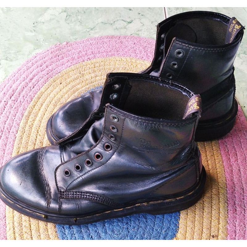 Jual docmart preloved | Shopee Indonesia