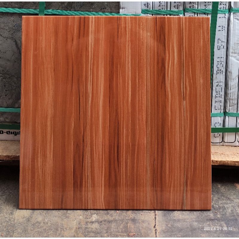 Jual Keramik Lantai Dinding Motif Urat Kayu Glossy 50x50 | Shopee Indonesia