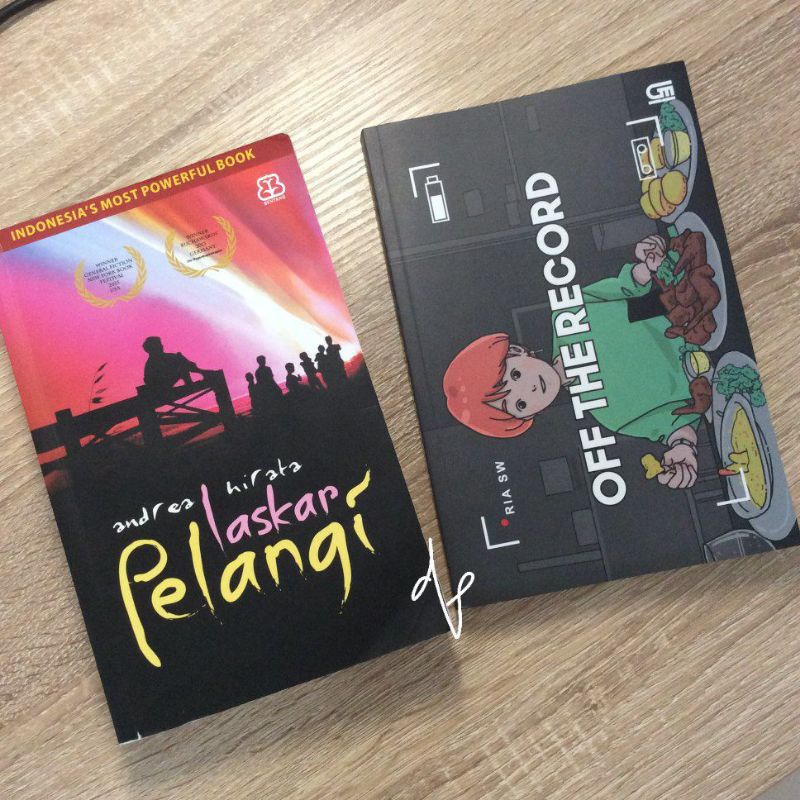 Jual buku novel preloved ria sw off the record laskar pelangi | Shopee ...