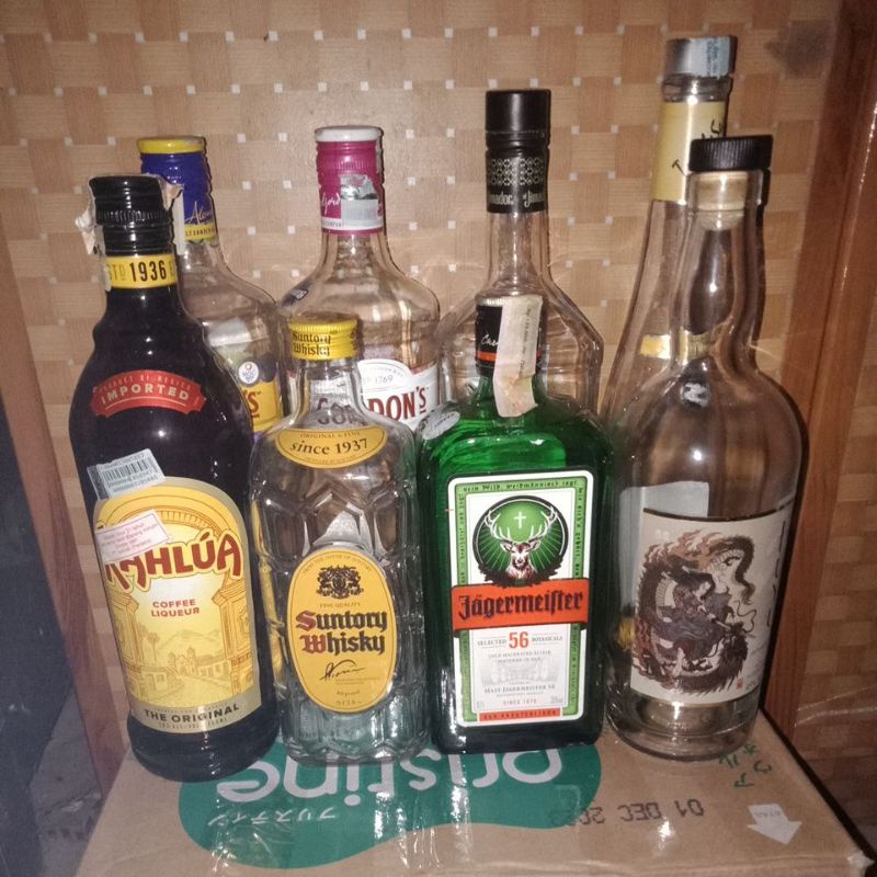Jual BOTOL BEKAS MINUMAN IMPOR / BOTOL KOSONG PAJANGAN BEKAS MIRAS ...