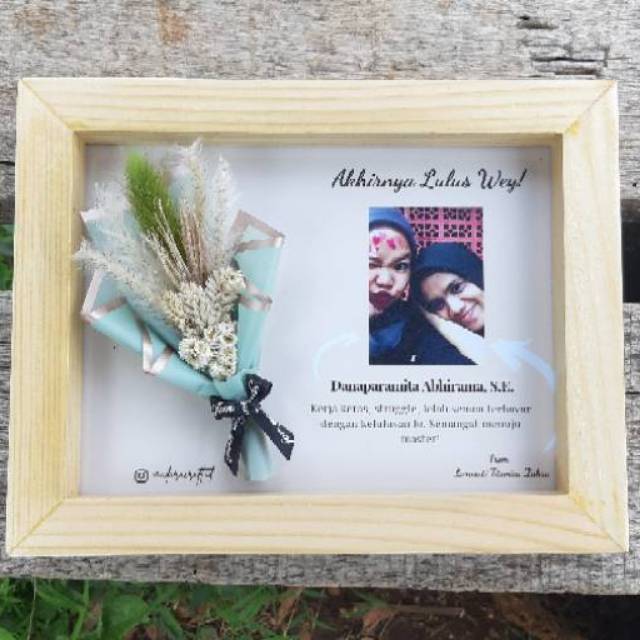 Jual Bingkai Bunga Kering Kado Ultah | Kado Wisuda | Dried Flower in ...