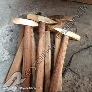 Jual Palu Kuningan Chiping Gagang Kayu Brass Hammer Chiping | Shopee ...