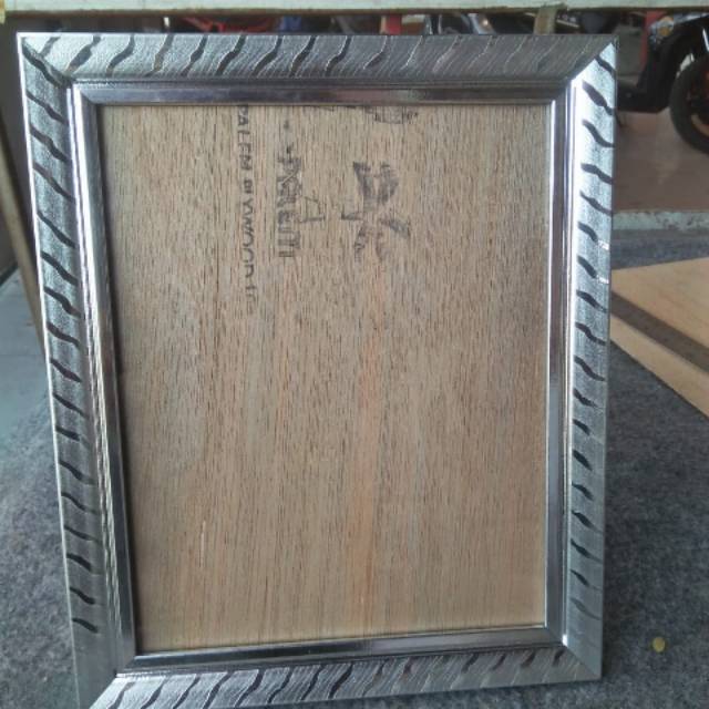 Jual Bingkai foto10R /20x25 cm minimalis ulir silver | Shopee Indonesia