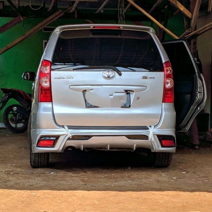 Jual bodykit belakang Avanza old model Yaris | Shopee Indonesia