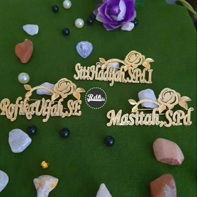 Jual Bros nama gold grafir permata kombinasi bunga mawar | Shopee Indonesia