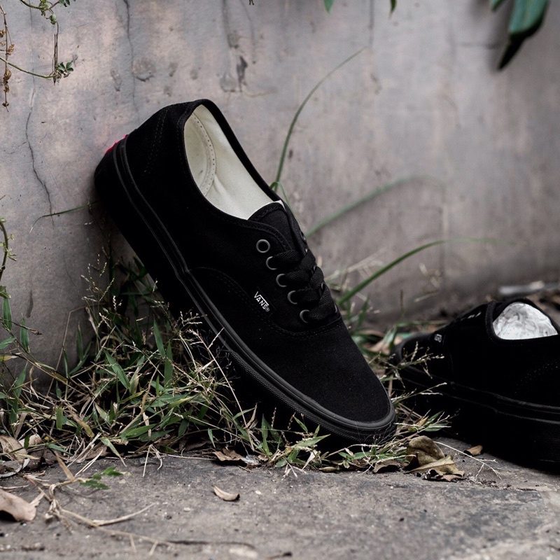Jual Vans Authentic Fullblack Classic 100% Original | Shopee Indonesia