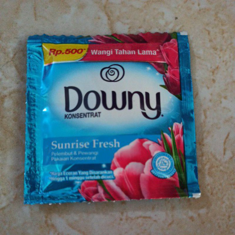 Jual Downy sunrise fresh biru/flower pink 1 sachet isi 11ml | Shopee ...