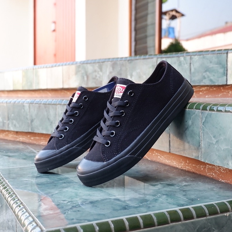 Jual seatu ventela basic low full black sepatu sekolah original murah ...