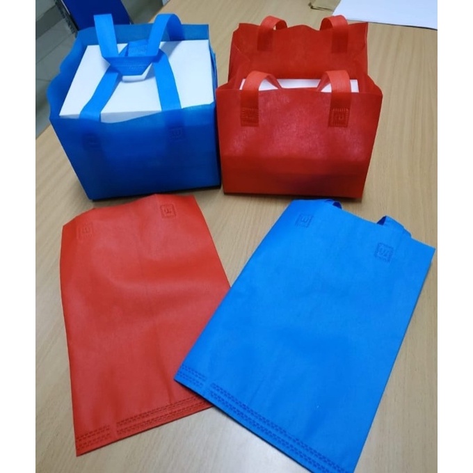 Jual HARGA LUSIN ISI 12 BIJI-TAS PRES BOX NASI UNTUK BOX 22x22 LIPATAN SAMPING | Shopee Indonesia