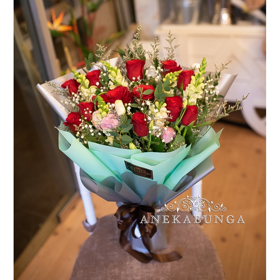 Jual Buket Bunga Mawar Asli Fresh Rose Hand Bouquet Flower Premium Bucket Kado Birthday Wedding ...