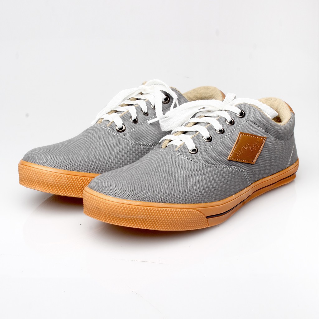 Jual Sepatu kasual kanvas / sepatu sneaker pria / sepatu pria / sepatu ...