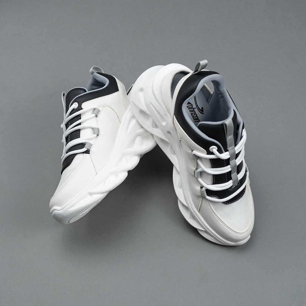 Jual Johnson - Lyra Black | Shopee Indonesia