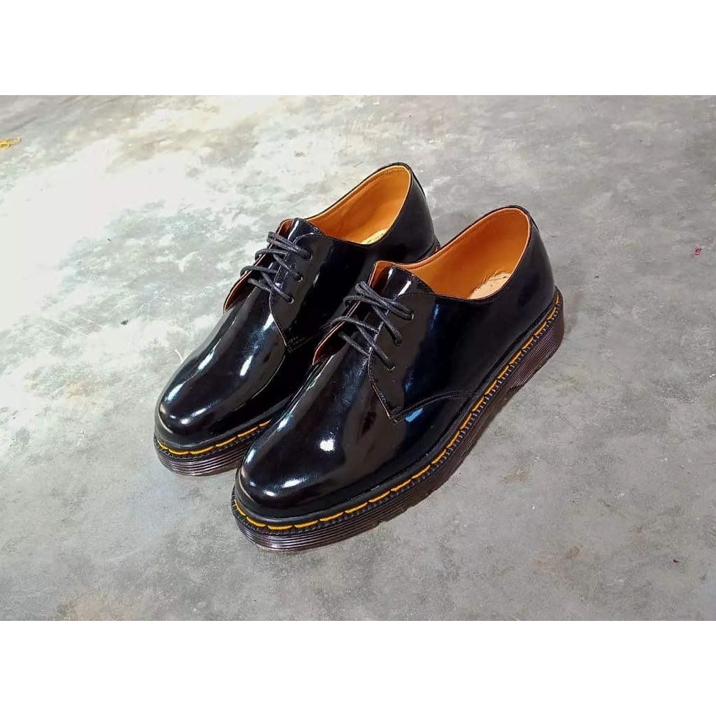 Jual Sepatu Derby Warna Hitam Kulit Sapi Tipe Patent Leather Kilap ...