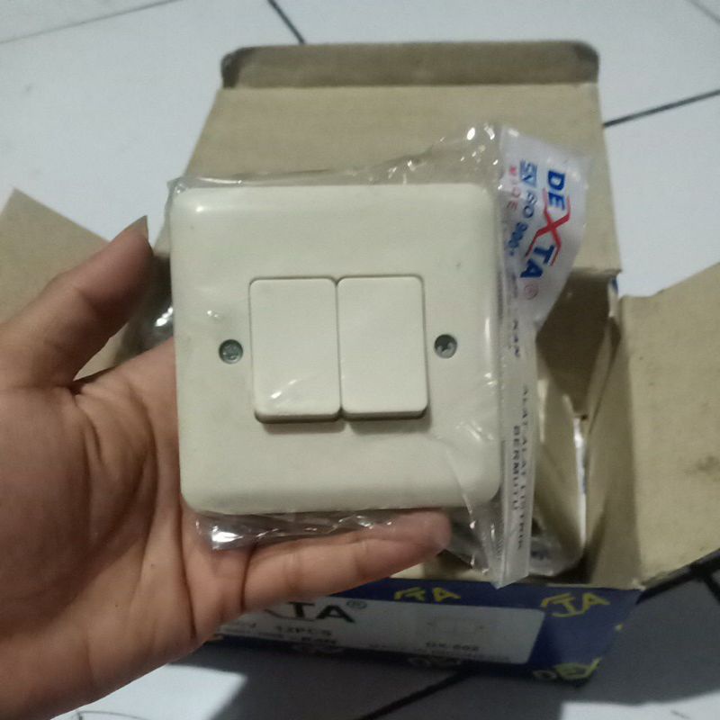 Harga Saklar Lampu Rumah Terbaru Januari 2024 |BigGo Indonesia