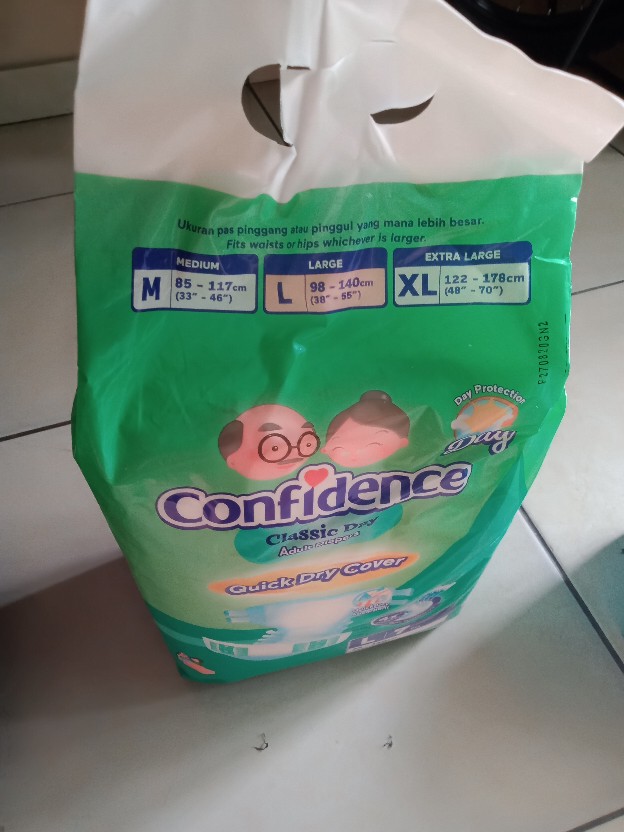 Confidence Adult Diapers Classic Day Night M8 L7 XL6 | Shopee Indonesia