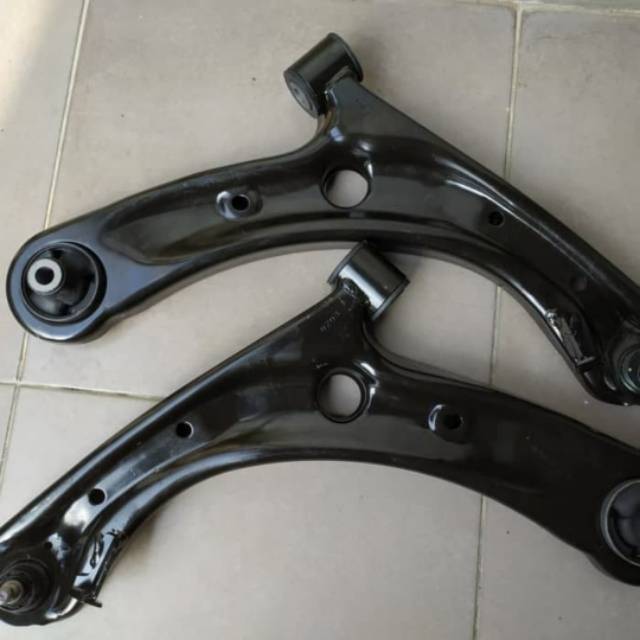 Jual Lower arm boll joint Honda mobilio, Brio | Shopee Indonesia