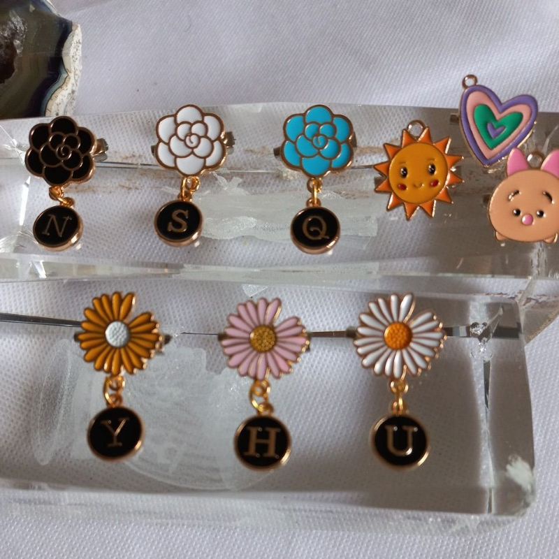 Harga charm enamel bunga daisy Terbaru Jan 2026 | BigGo Indonesia