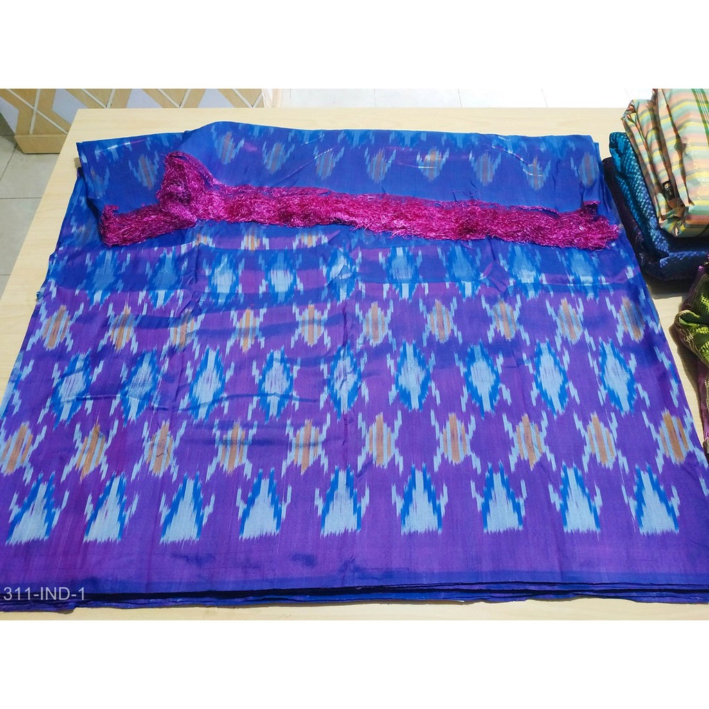 Jual Kain Tenun Ikat Sutra Bugis Makassar Magenta Biru - Tenun Sengkang ...