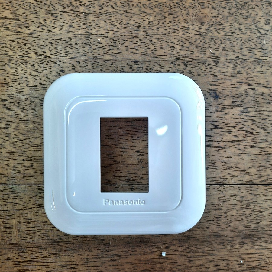 Jual Frame Panasonic WEJ 78019 W 1 Gang 1 Device WARNA PUTIH | Shopee ...