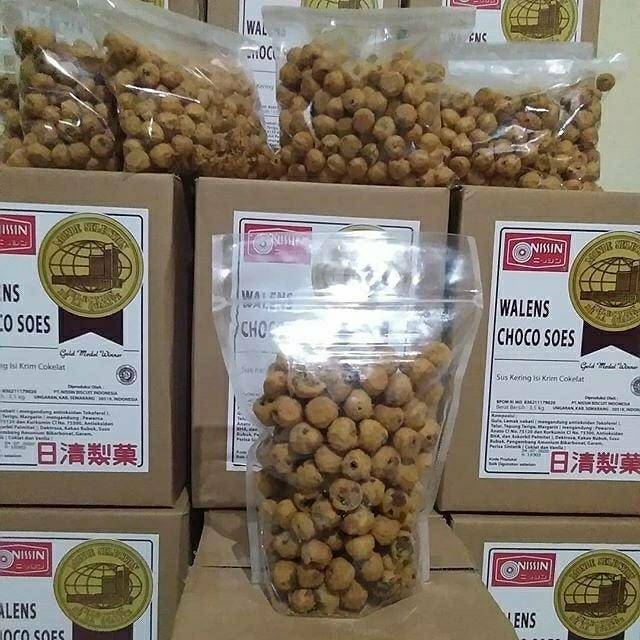 Nissin soes wallens coklat los snack kiloan 500 gr | Shopee Indonesia