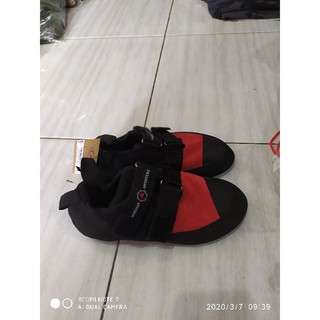 Jual Sepatu panjat tebing indonesian adventure sepatu olahraga panjat ...