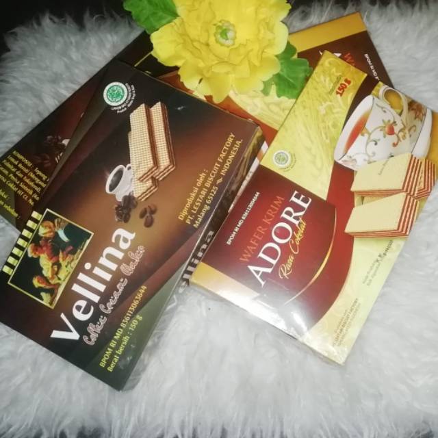 Jual Wafer coklat dan wafer rasa kopi 150gram merk vellina | Shopee ...