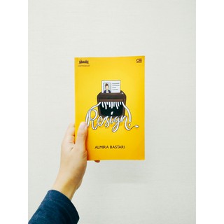 Jual Buku Resign! Karya Almira Bastari | Shopee Indonesia