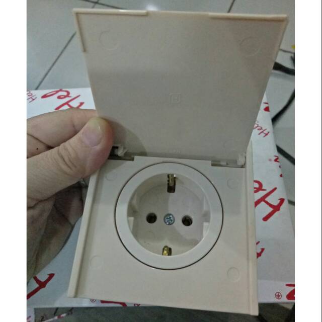Jual Ib stop plus tutup Broco colokan listrik ada pengaman tutup stop ...