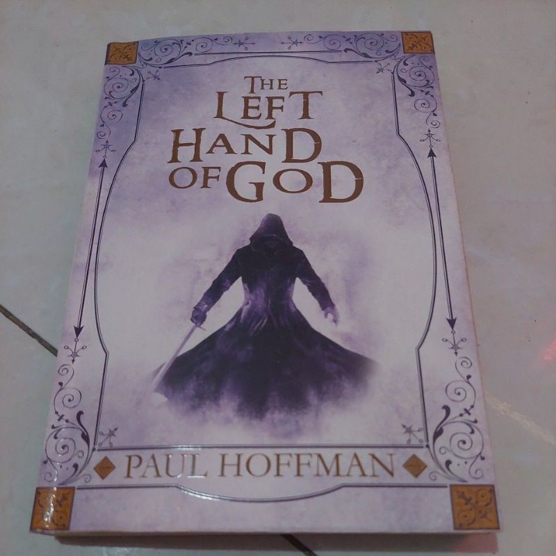 Jual Novel "The Left Hand of God" oleh Paul Hoffman Edisi Terjemahan ...