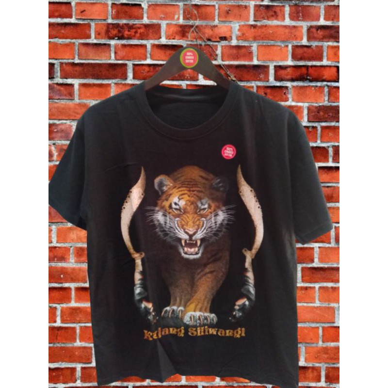 Jual baju kaoa distro/ baju kaos kujang siliwang /baju kaos jatidiri ...