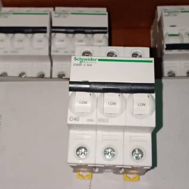 Jual Mcb IC60N 40A 3P 6KA / Schneider MCB 3Phase 40A 6KA | Shopee Indonesia