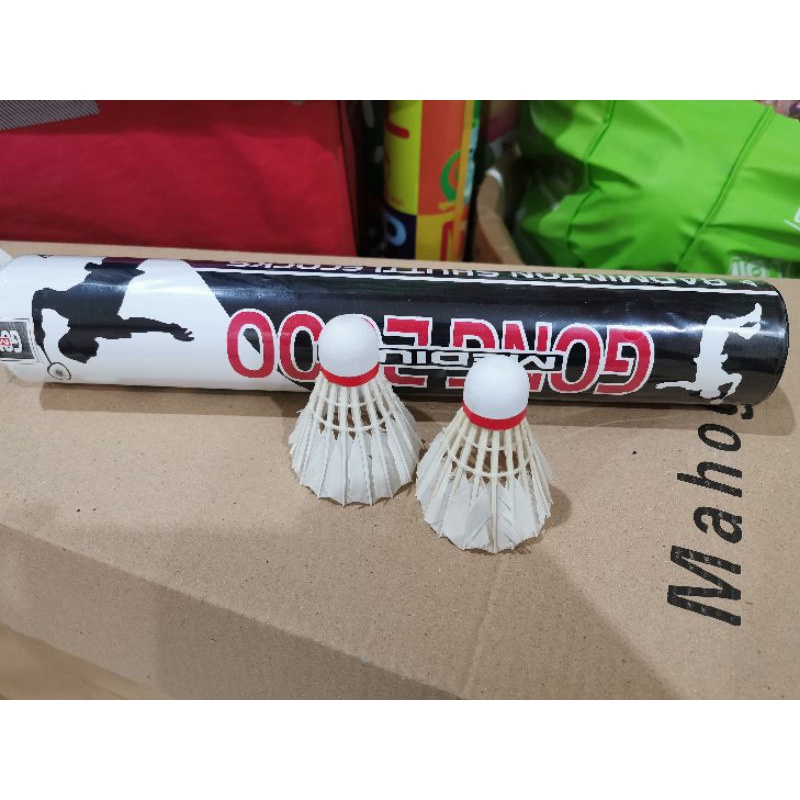 Jual shuttlecock gong 2000 medium // cock badminton murah | Shopee ...