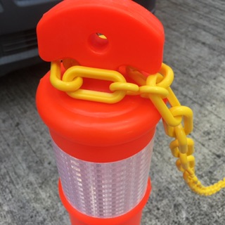 Pembatas Jalan Stickcone + Rantai (8mm x 2.5 meter) | Shopee Indonesia