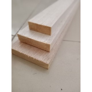 Jual Kayu balsa strip 25mm x 40mm x 60cm balsa medium untuk maket DIY ...