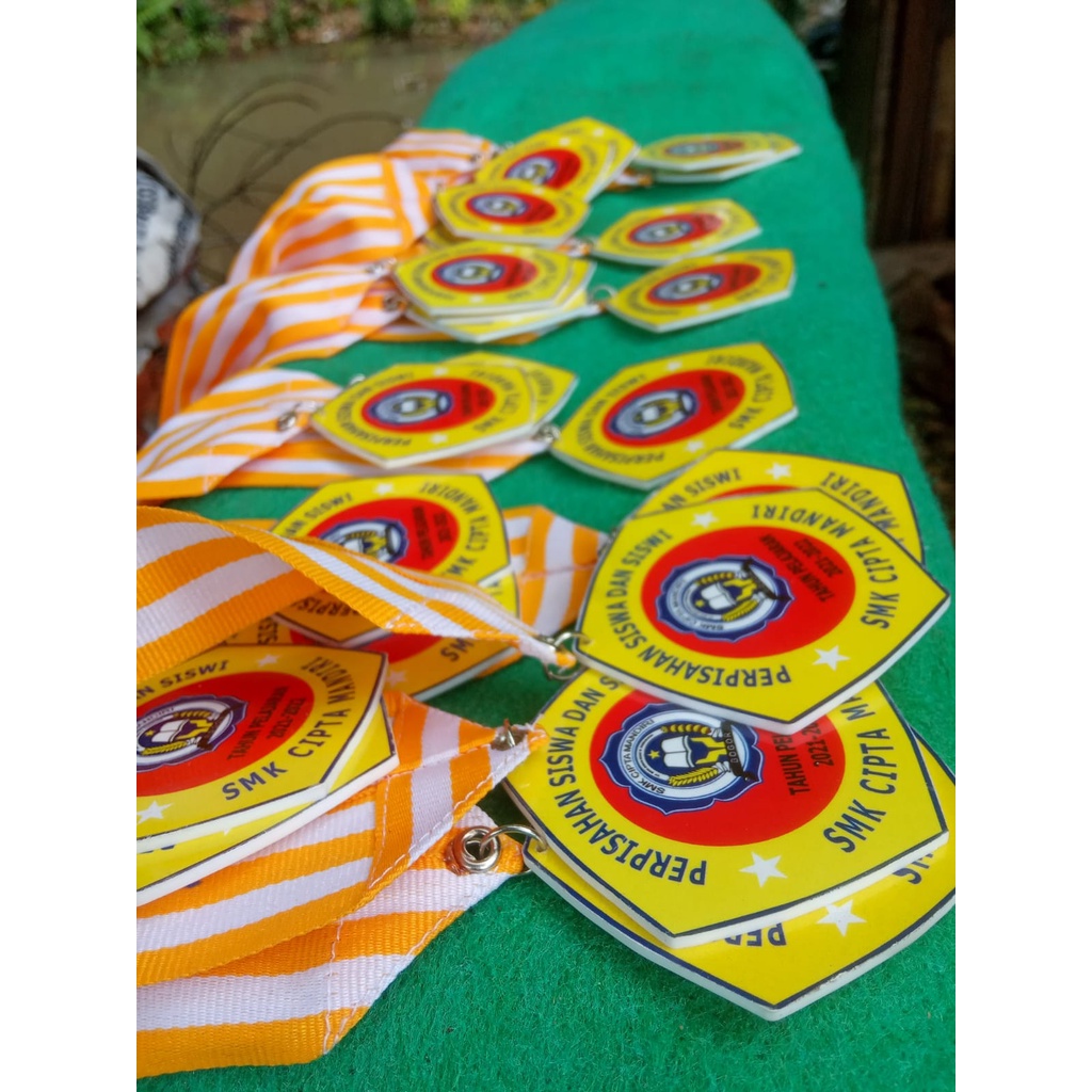 Jual Mendali Akrilik Custom medali custom akrilik kelulusan Wisuda ...