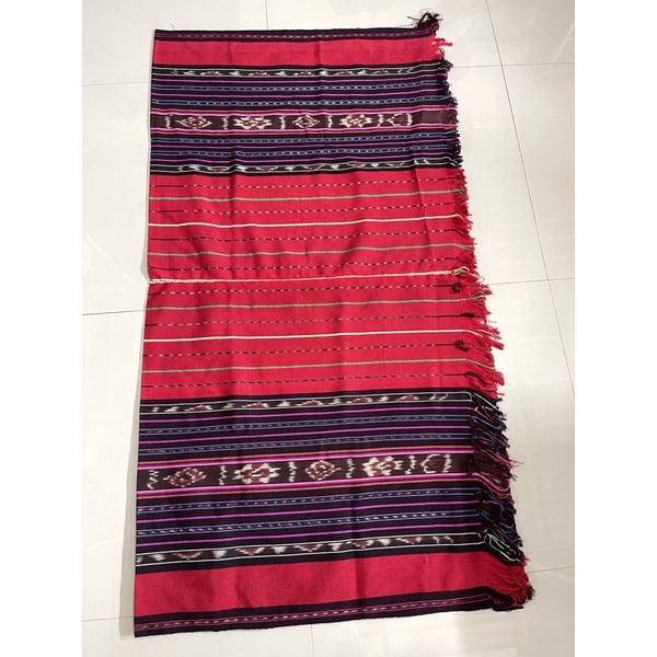 Jual Sarung tenun ikat lembata dasar merah | Shopee Indonesia